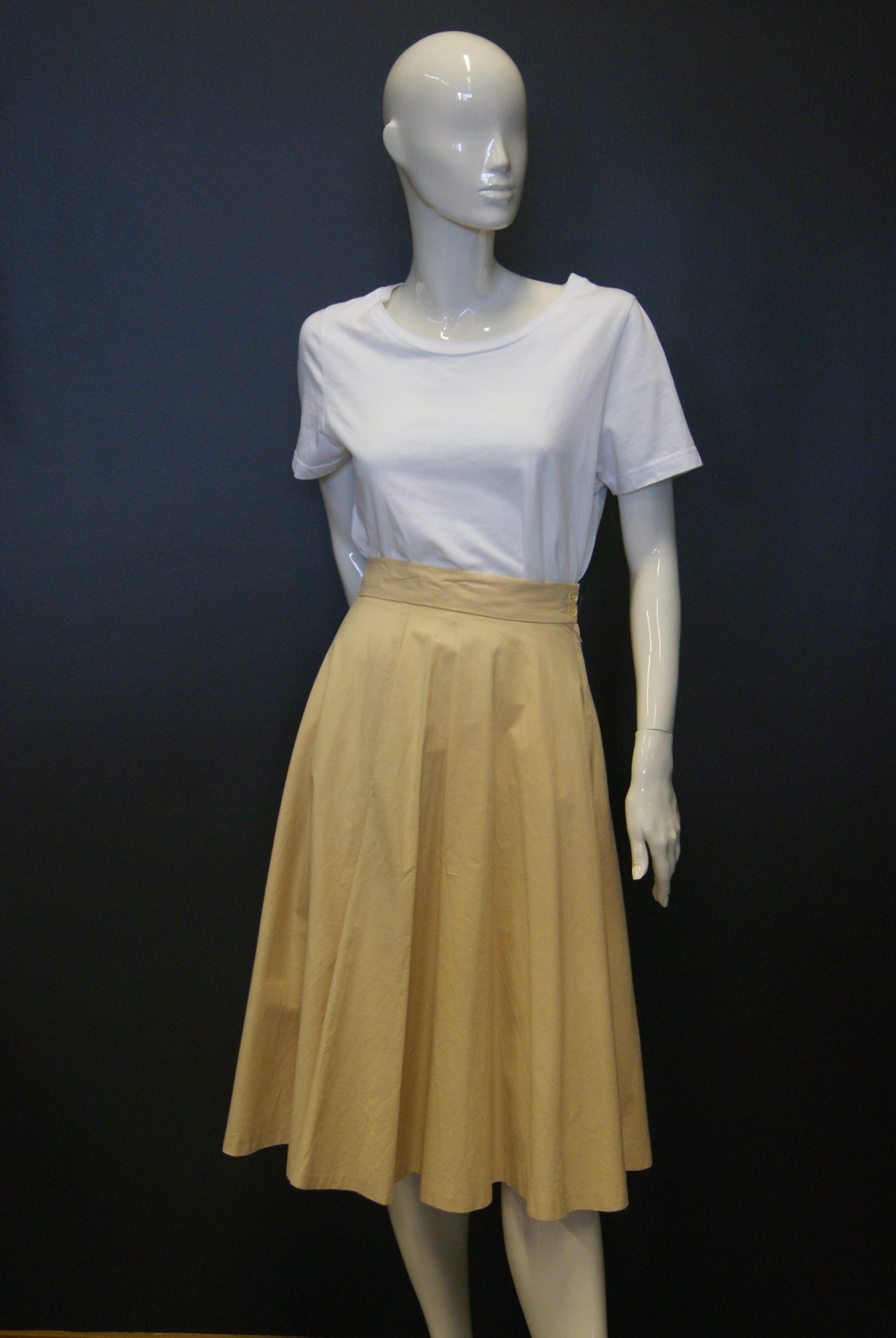 Vintage taskullinen perus hame beige 36 - Vaatelainaamo Vaatepuu